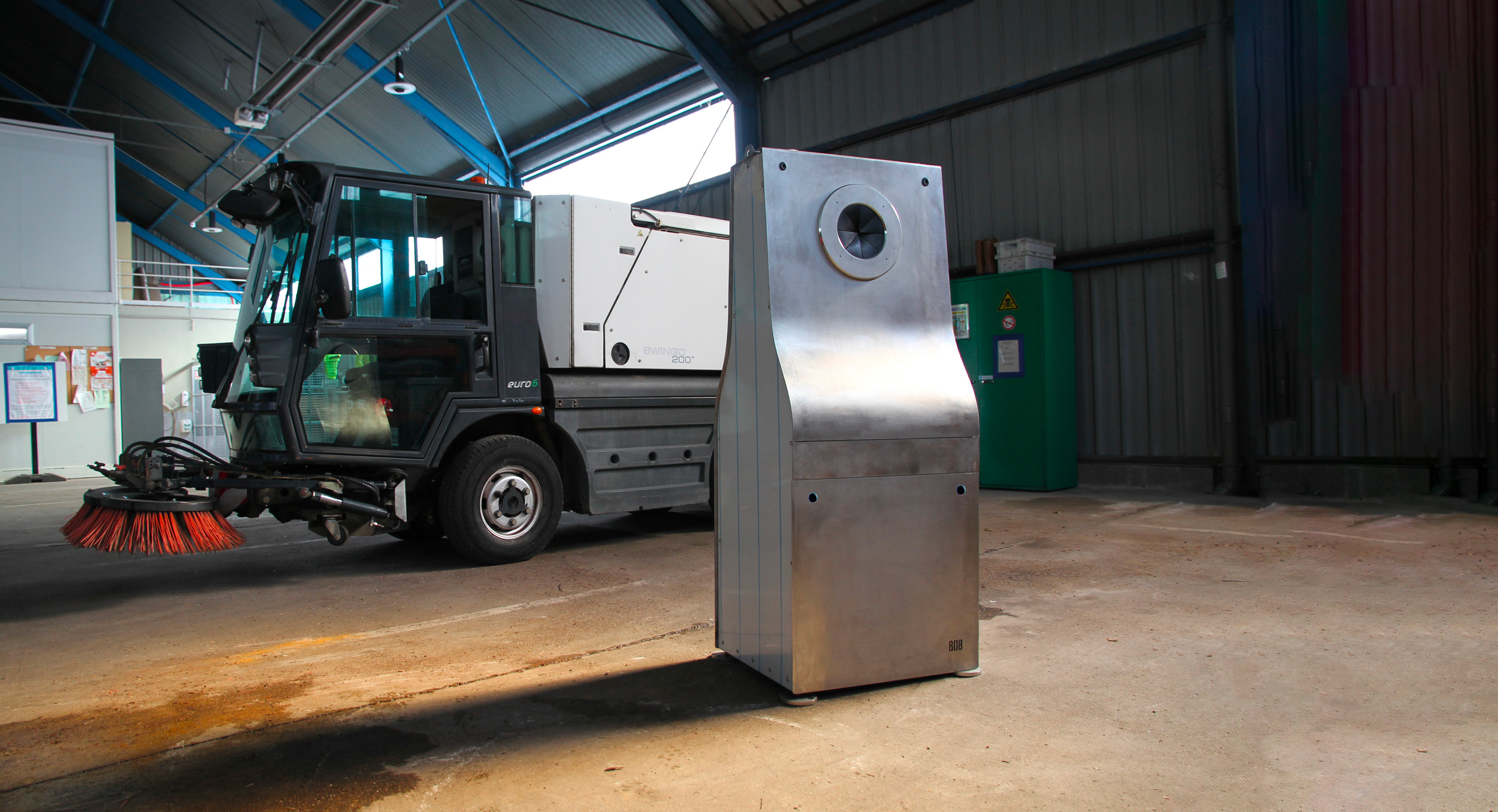 BOB container à verre, recycling bottle bank designed by FALTAZI